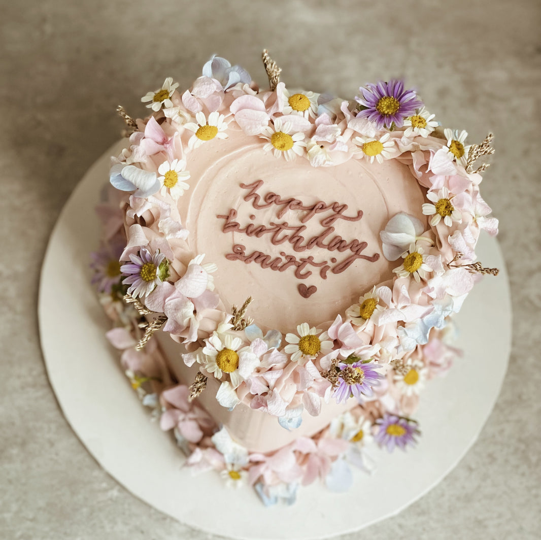 Artisanal Birthday & Hantaran Cakes – The Daily Kueh